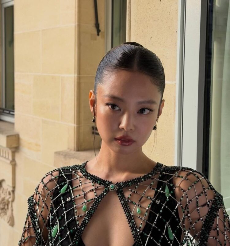 BLACKPINK Jennie带火Sleek bun：什么脸型更适合？